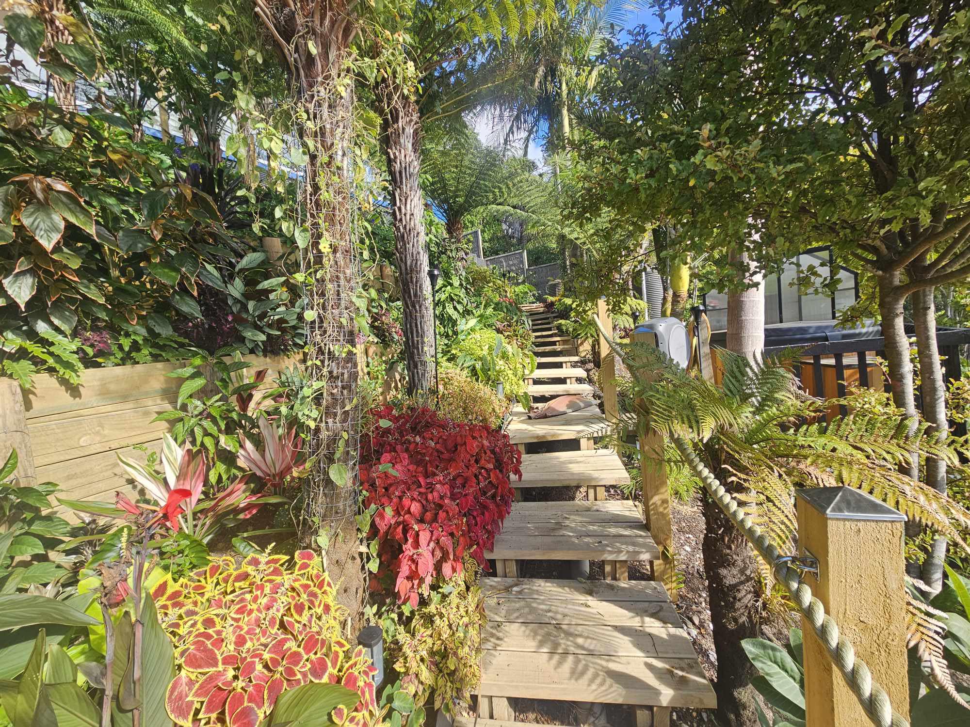 Hard vs Soft Landscaping: Create Your Perfect Outdoor Space